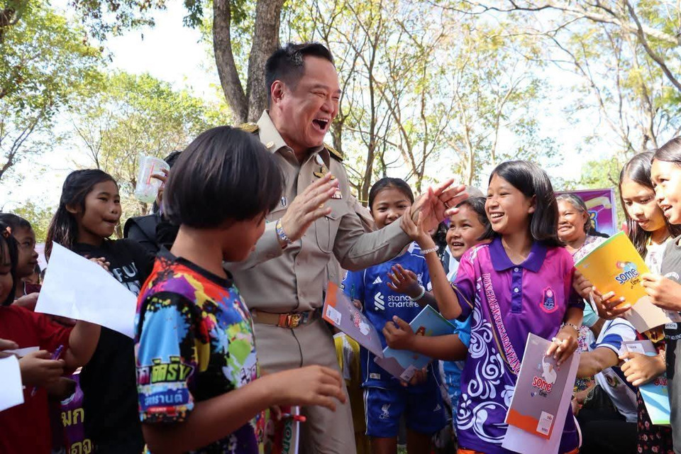 “นายกฯอนุทิน” ลงพื้นที่สุรินทร์ ให้กำลังใจผู้อพยพ เหตุความไม่สงบชายแดน ...