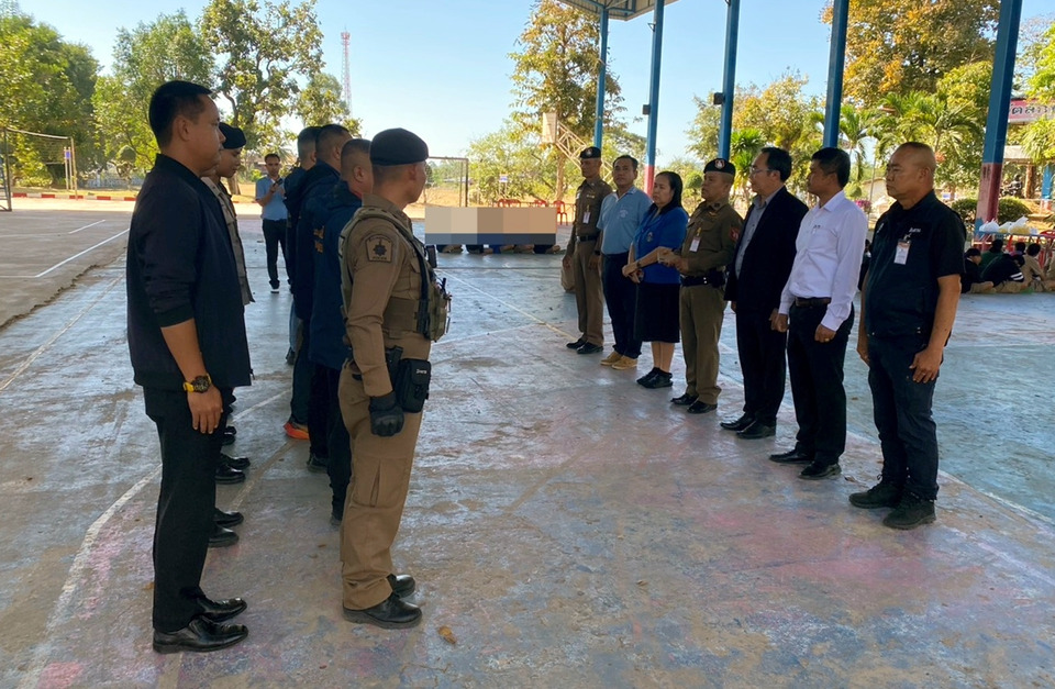 ตำรวจ สภ.เขาวง เดินหน้าโครงการสถานศึกษาสีขาว ตรวจเข้มยาเสพติด–บุหรี่ ...