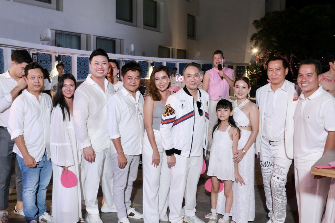 Pinkiest Pool Party - สยามรัฐ