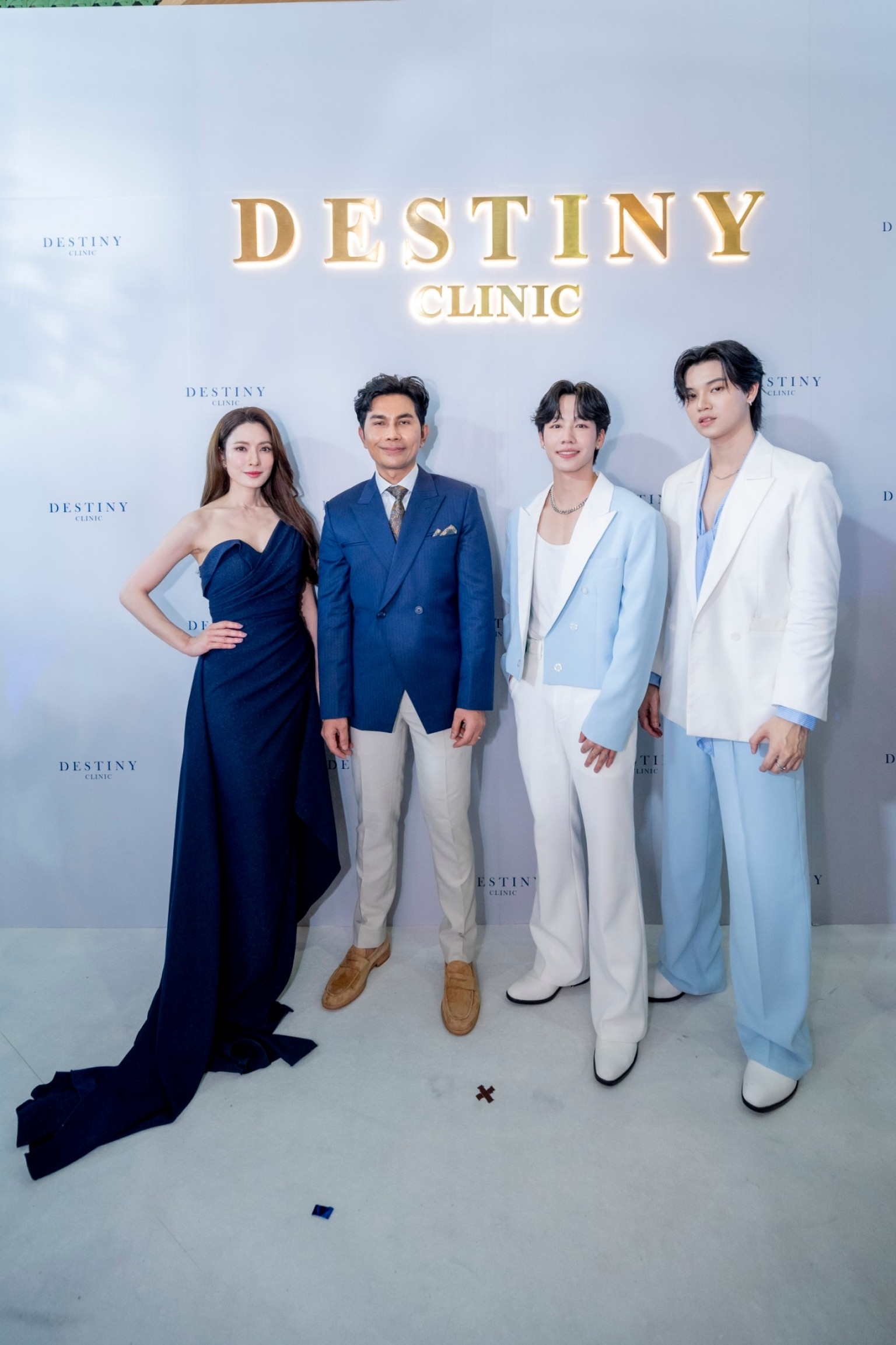7 ปี Destiny Clinic เปิดตัวคู่จิ้น หยิ่น-วอร์ นั่งแท่น Friends of ...